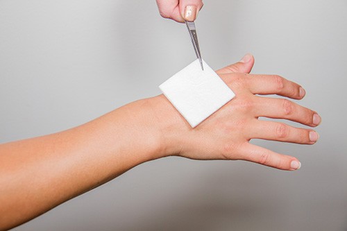 Non-Adherent Dressings with Adhesive Tabs