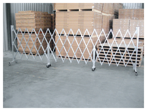 Heavy Duty Expanding Barriers 1.43 x 6.7m